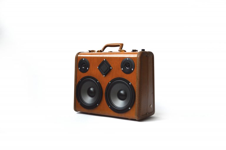 SamWell - The HiFi Case