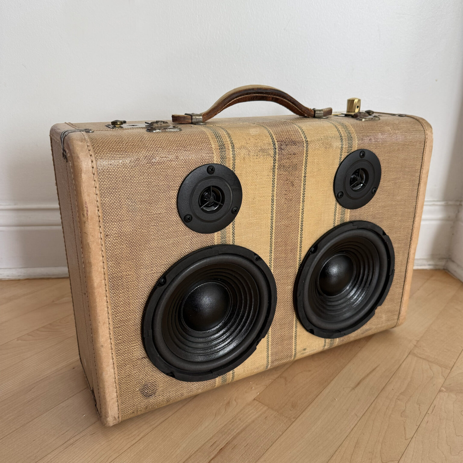 Vintage Suitcase Boomboxes - The HiFi Case